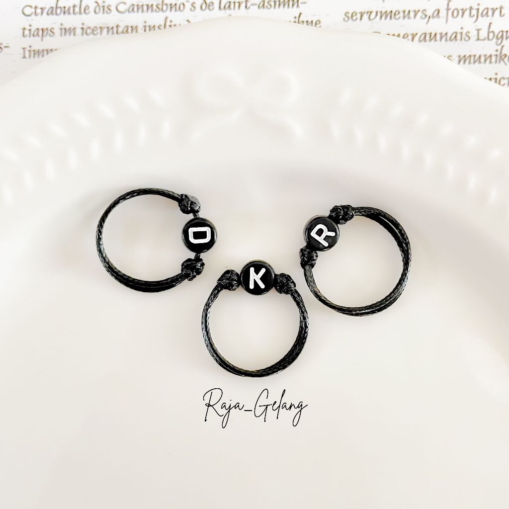 Jual Cincin Inisial Huruf Bulat Hitam Tali Kulit Anti Air Bisa Pilih ...
