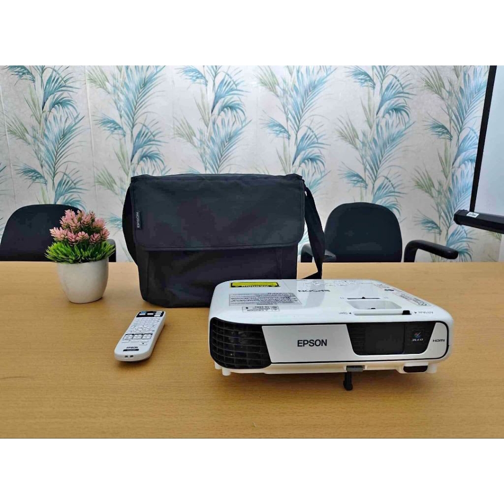 Jual PROYEKTOR EPSON EB X36 | Shopee Indonesia