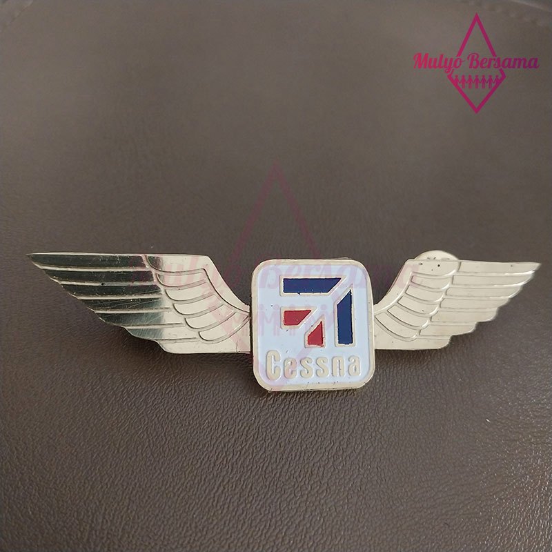 Jual Lencana Cessna Pesawat Pin Wing Logo Cessna Pesawat Pin Aksesoris ...
