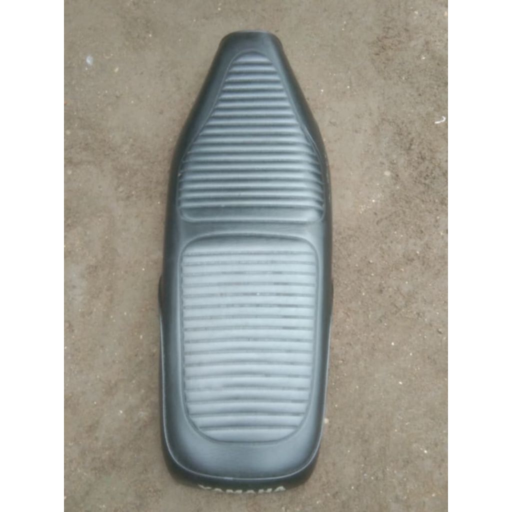 Jual jok yamaha v75 v80 bekas copotan lantai besi kulit ada minus cek ...