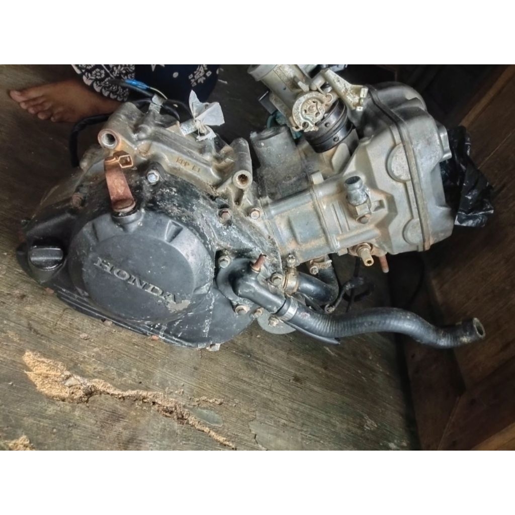 Jual mesin CBR 150R fulset trotol body KPP original lepasan | Shopee ...