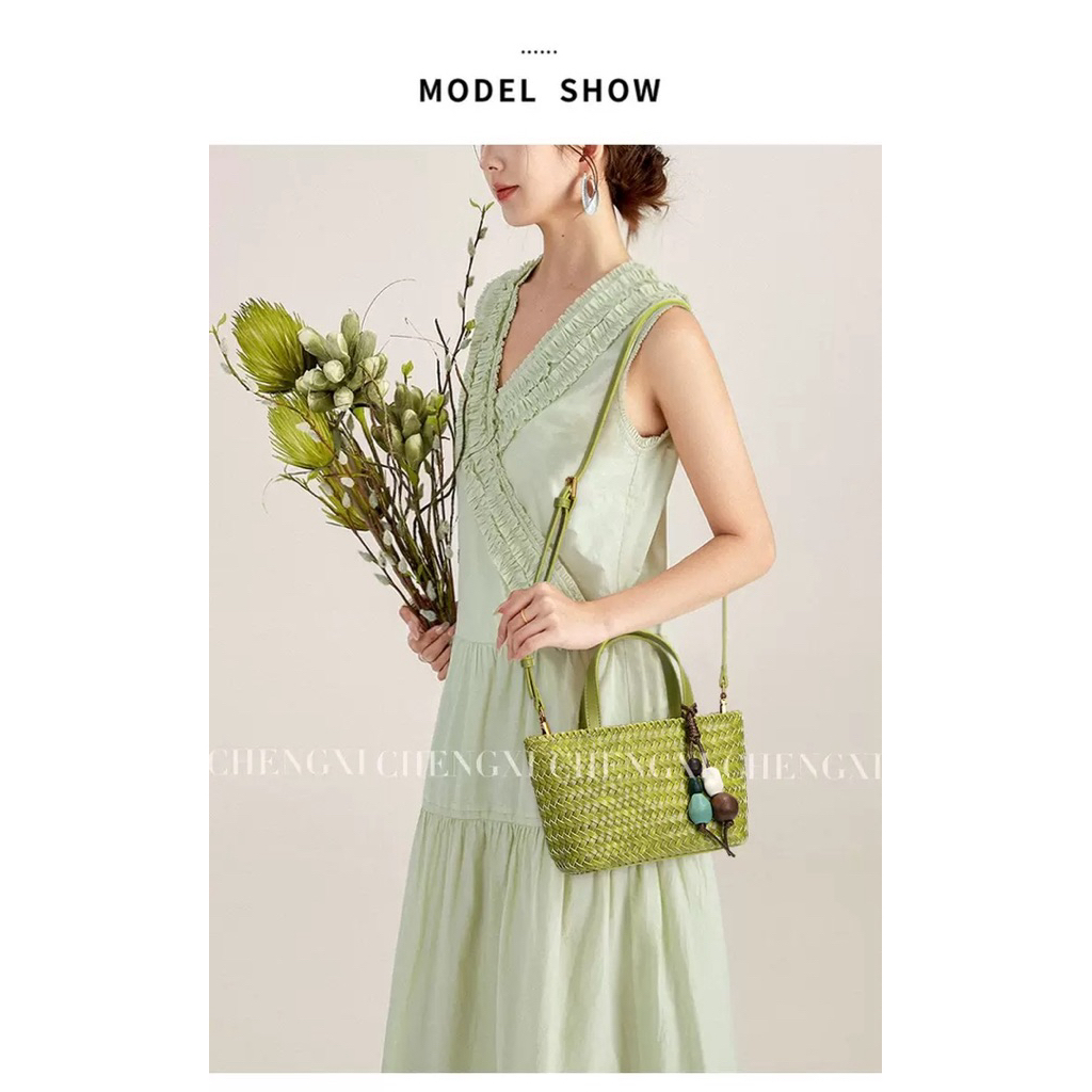 Jual Tas Tote Mini Anyam SV dengan charm (B2565#) | Shopee Indonesia