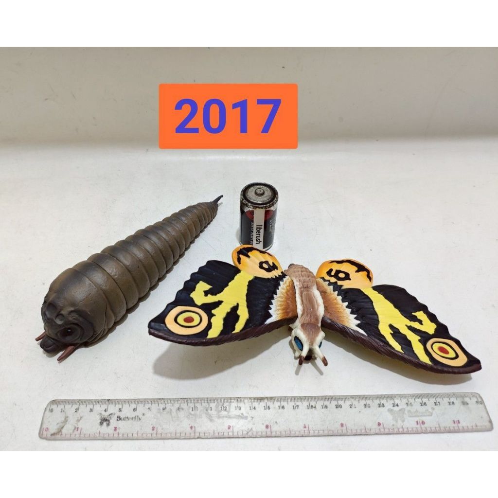Jual Set 1992 2017 toho bandai sofubi godzilla battra larva movie ...