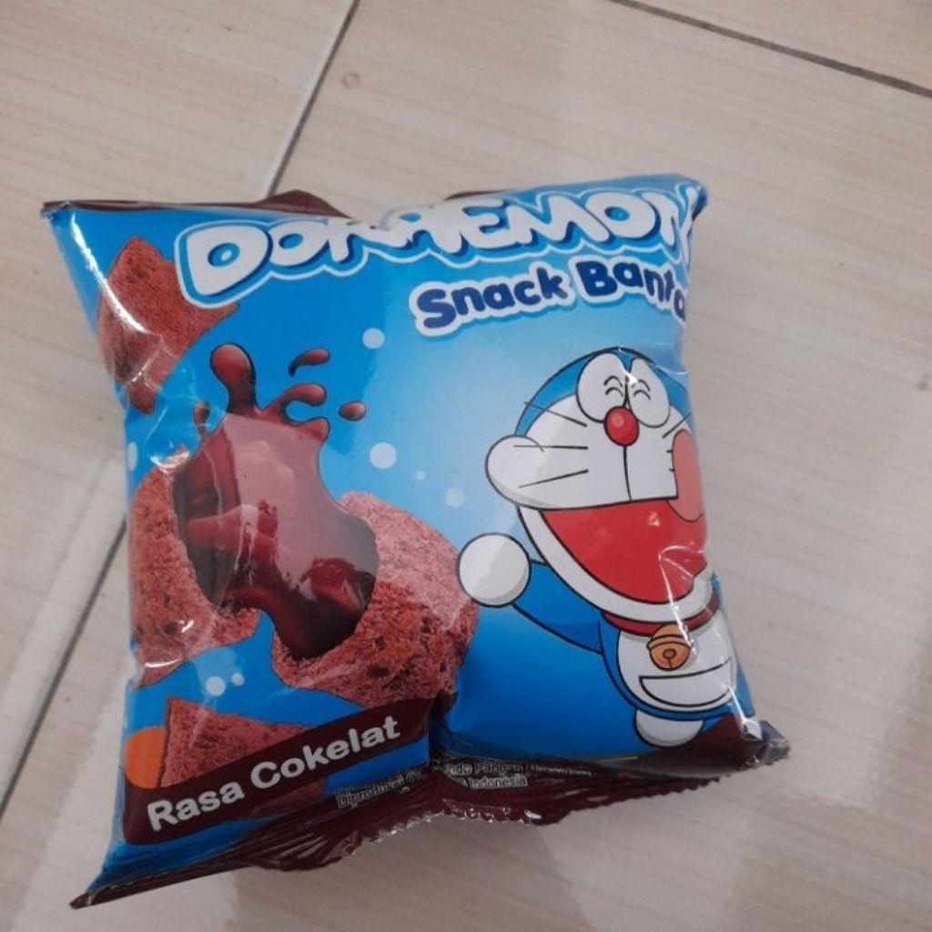 Jual doraemon snack bantal berhadiah 30g | Shopee Indonesia