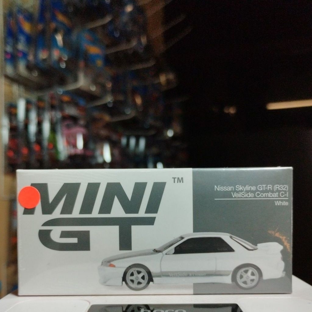 Jual MINI GT Nissan Skyline GT-R (R32) VeilSide Combat C-l white ...
