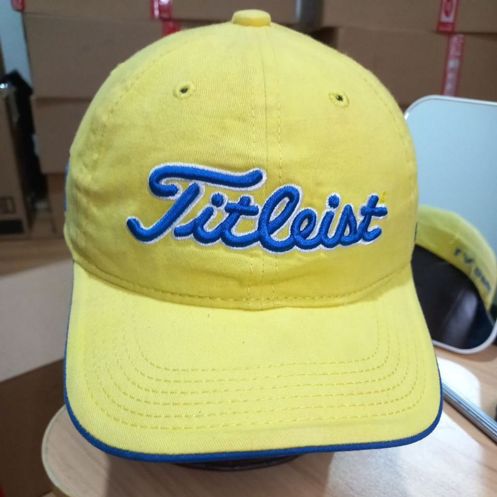 Jual Topi Golf Warna kuning Model Setelan (warna jarang) | Shopee Indonesia