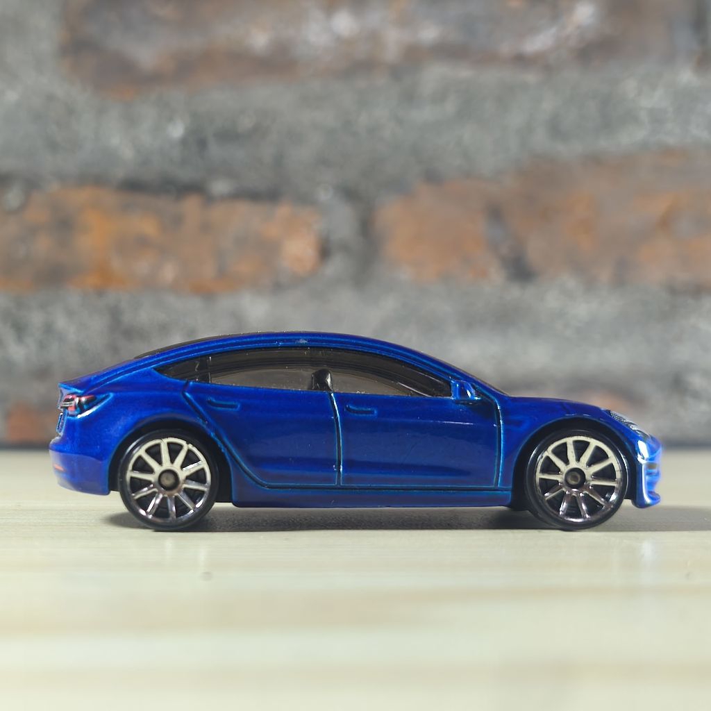 Jual Hot Wheels Tesla Model 3 - Loose Mulus | Shopee Indonesia