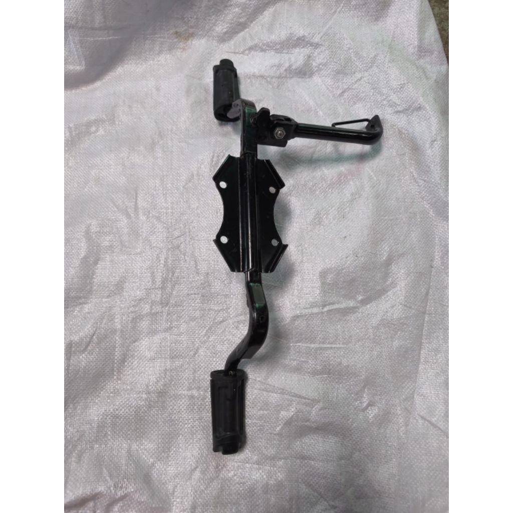 Jual foot step depan pijakan kaki depan Supra x 125 fi Supra x helm in ...