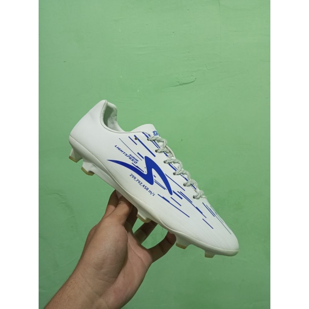 Jual Specs Lightspeed Reborn White Dazzling Blue FG 40 | Shopee Indonesia
