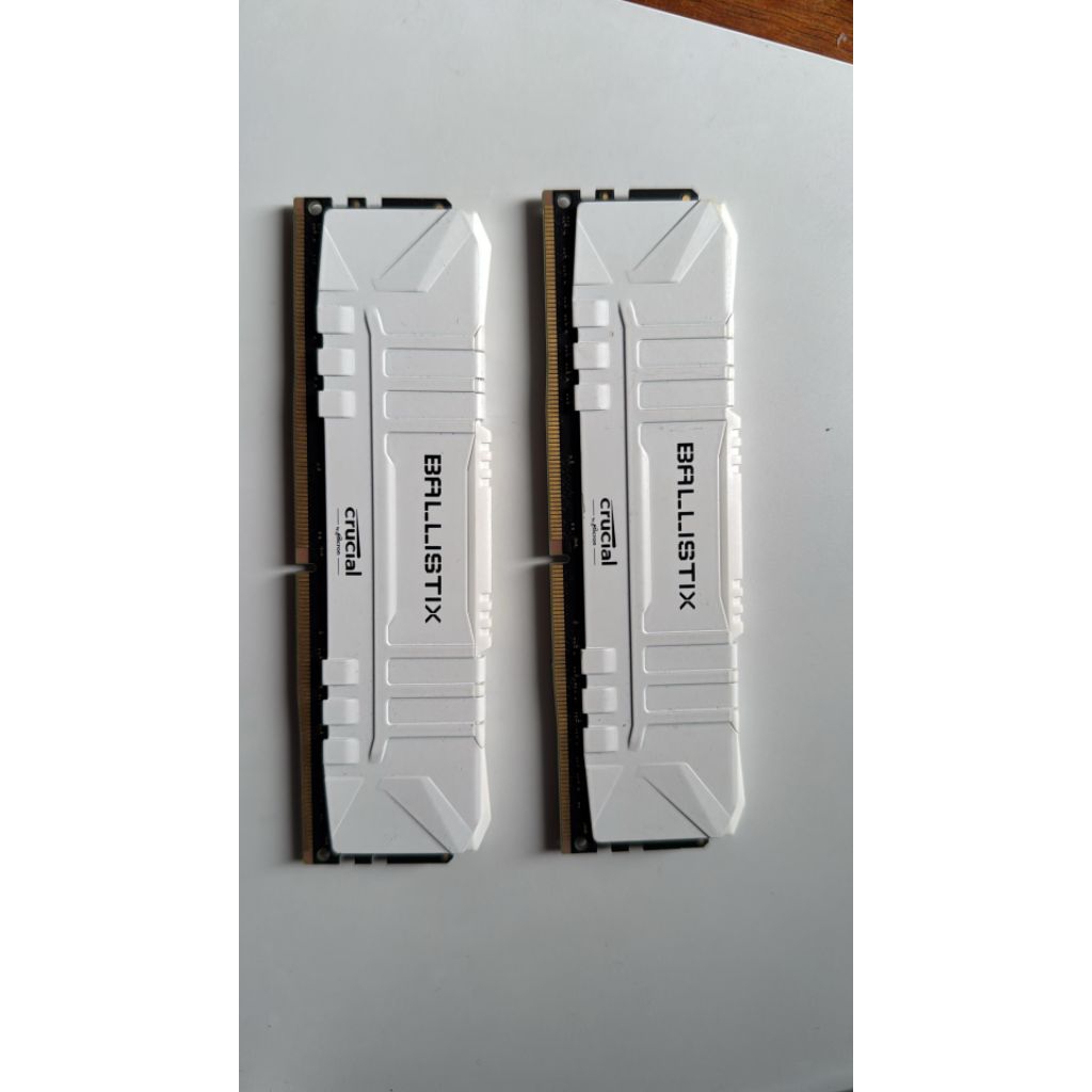 Jual RAM DDR4 Crucial White 8x2 (16) | Shopee Indonesia