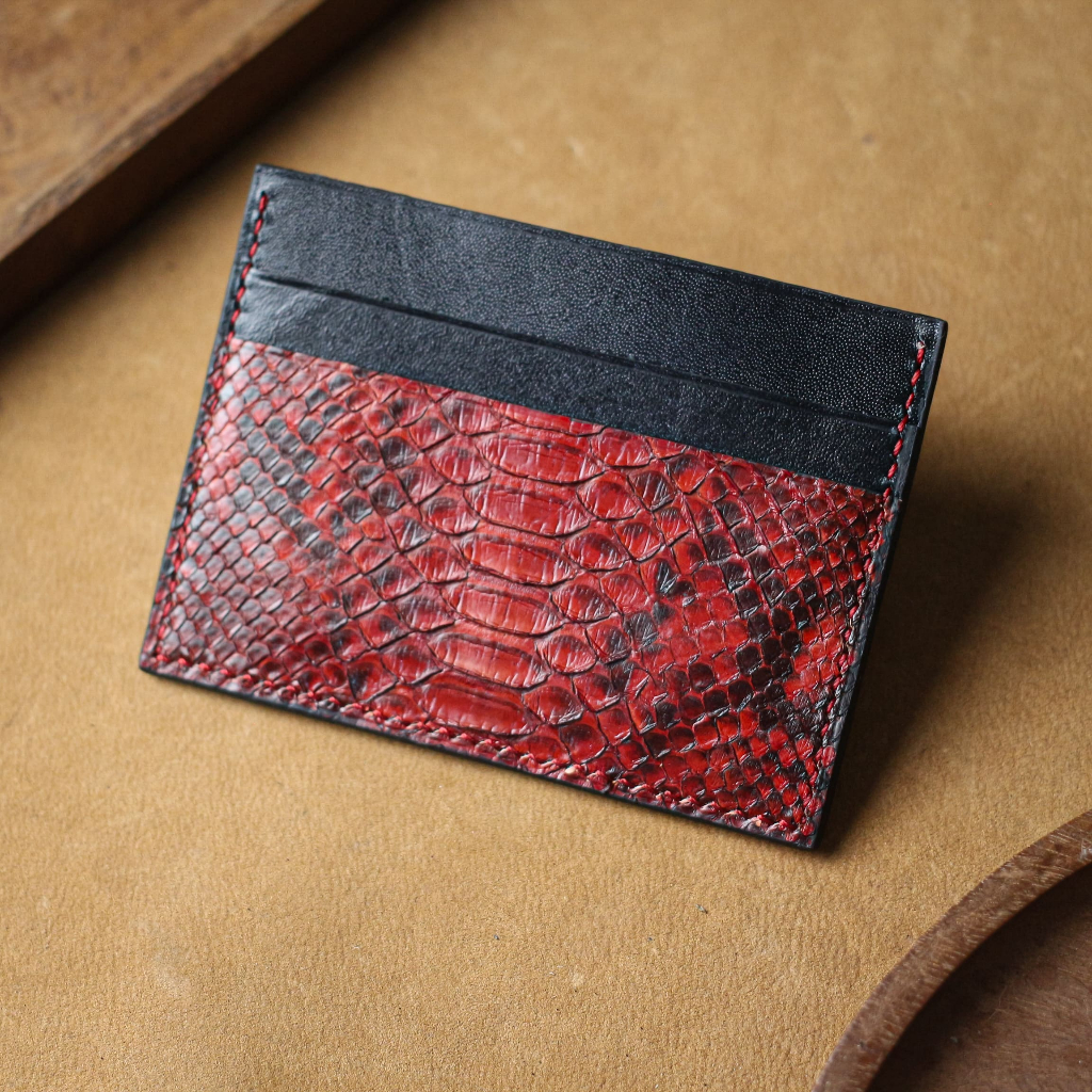 Jual Cardholder Kulit Pyth Asli "The Red Pyth Cardholder" | Shopee ...