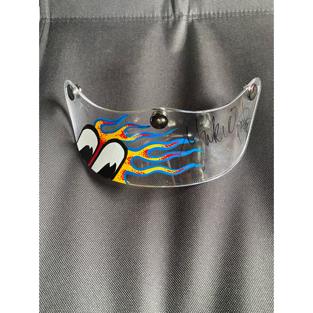 Jual pet moon eyes / topi helm slimhead dll. sudah ada tanda tangan ...
