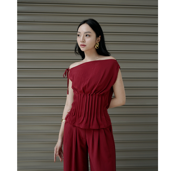 Jual Avelle - Ilona Top Atasan Pleated Off Shoulder Wanita | Shopee ...