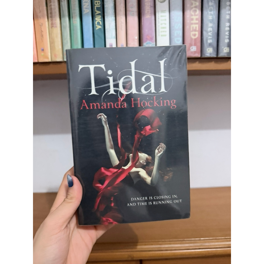 Jual (ORIGINAL + ENGLISH) Buku Novel Tidal by Amanda Hocking | Shopee ...