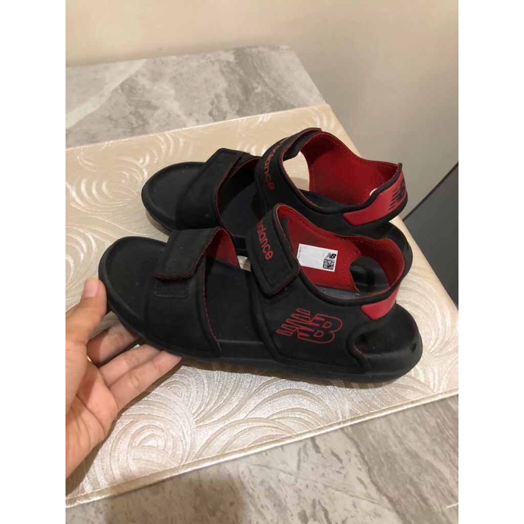 Jual sendal anak new balance sz 33,5 preloved | Shopee Indonesia