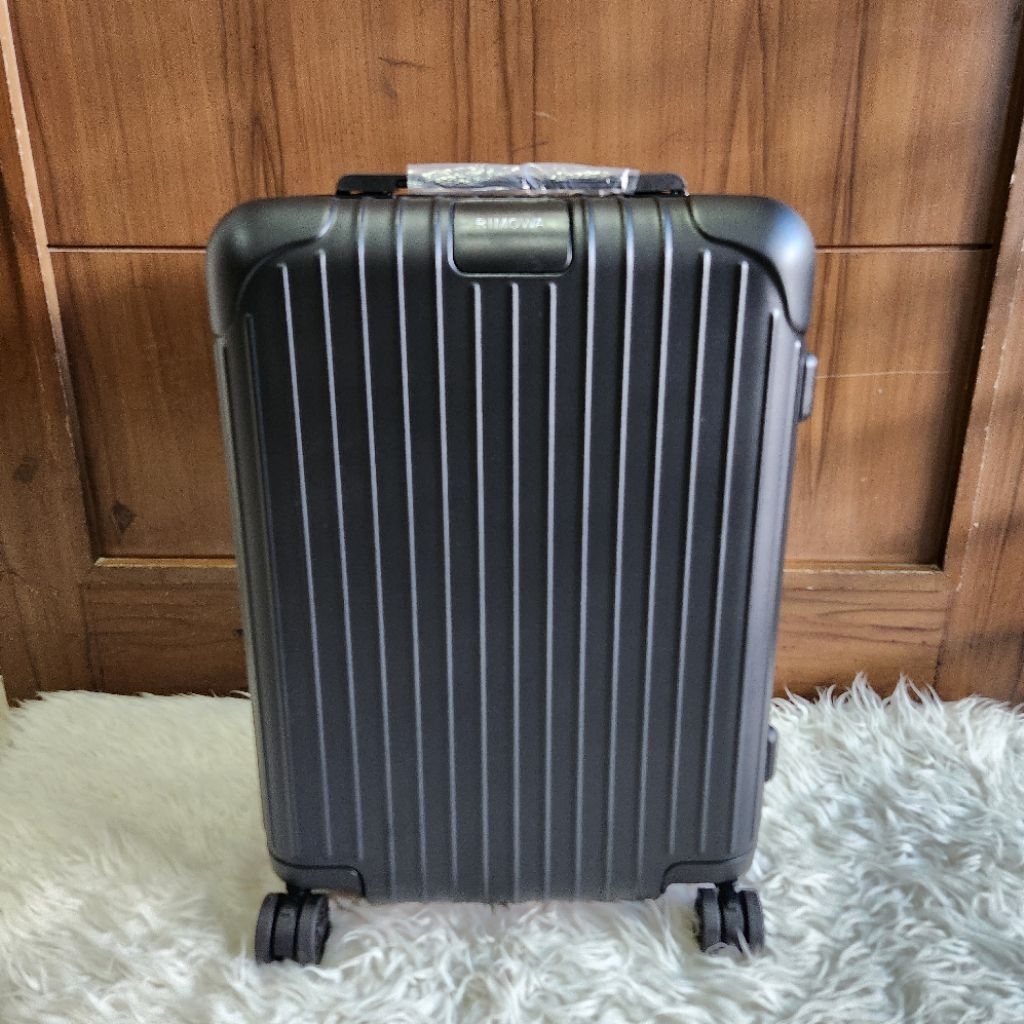 Jual Koper Rimowa Essential Polycarbonate 20 Inch Cabin | Shopee Indonesia
