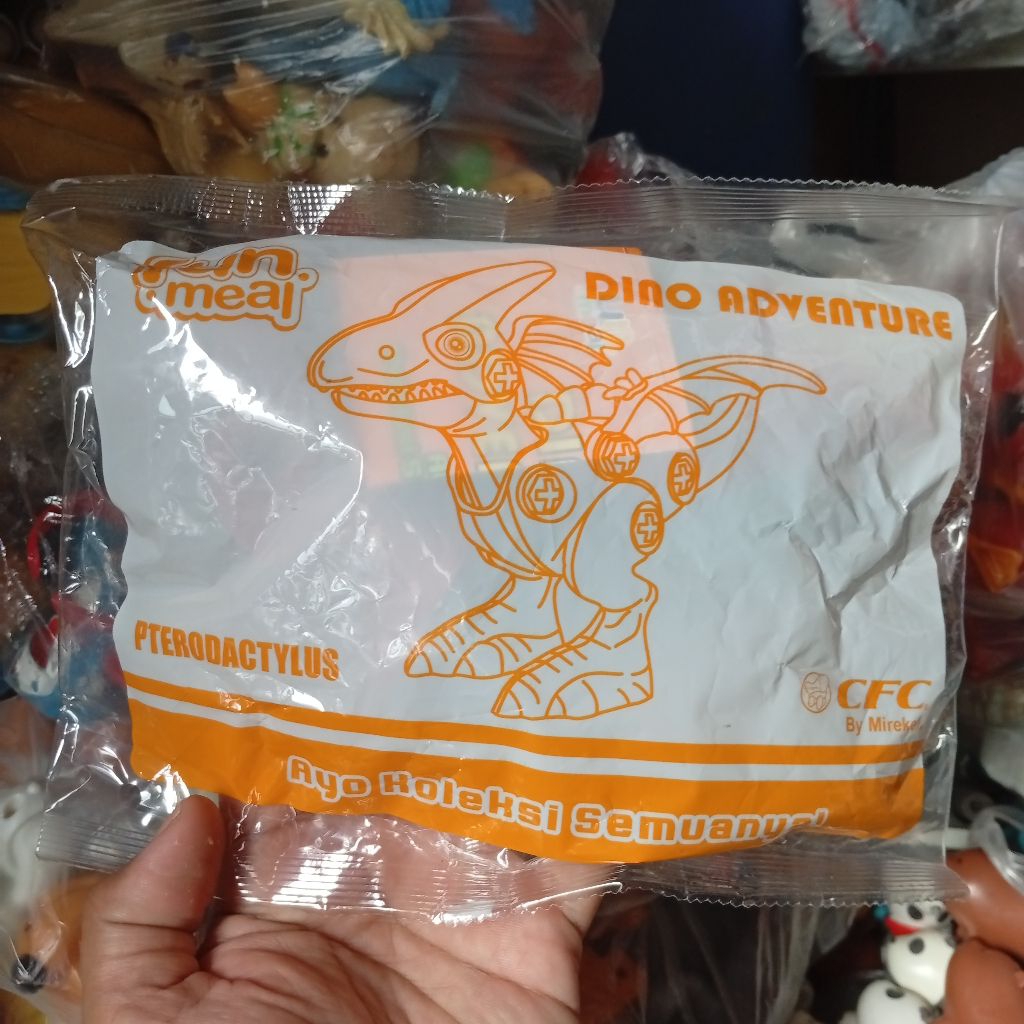 Jual cfc toys fun meal dino adventure pterodactylus | Shopee Indonesia