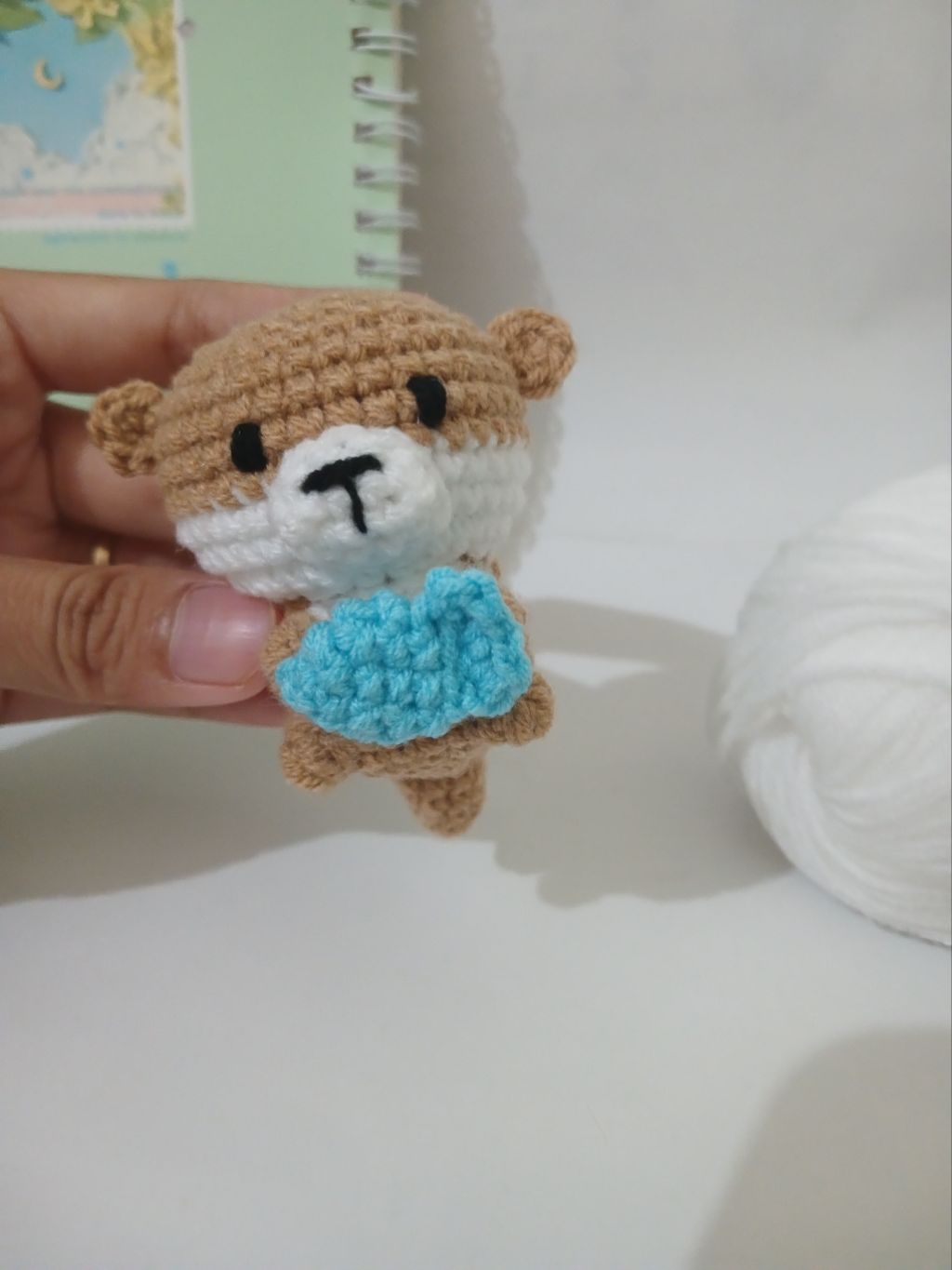 Jual Gantungan kunci rajut berang-berang / Amigurumi berang-berang ...