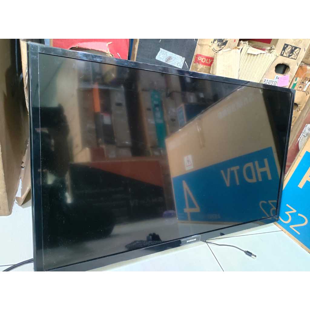 Jual TV LED Samsung 32In HD Digital TV Kondisi bekas pemakaian masih ...