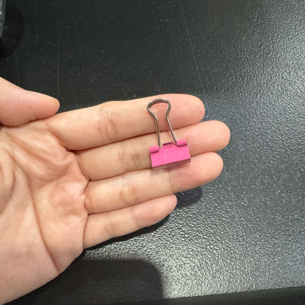 Jual DELI Binder Clip 15mm / 105 kode 8557 warna biru hijau orange pink ...