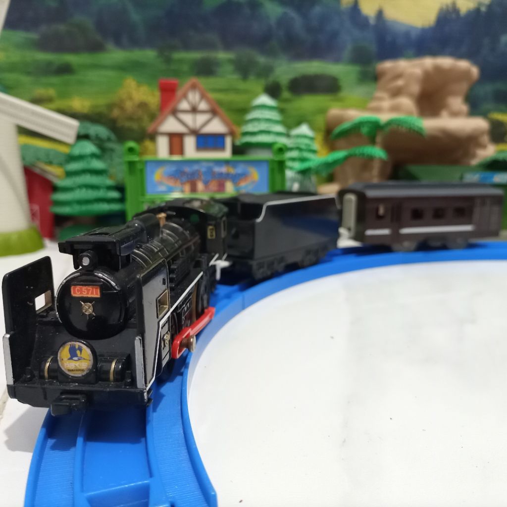 Jual Takara Tomy Kereta Plarail s-53 Steam Locomotive c57 Yamaguchi ...