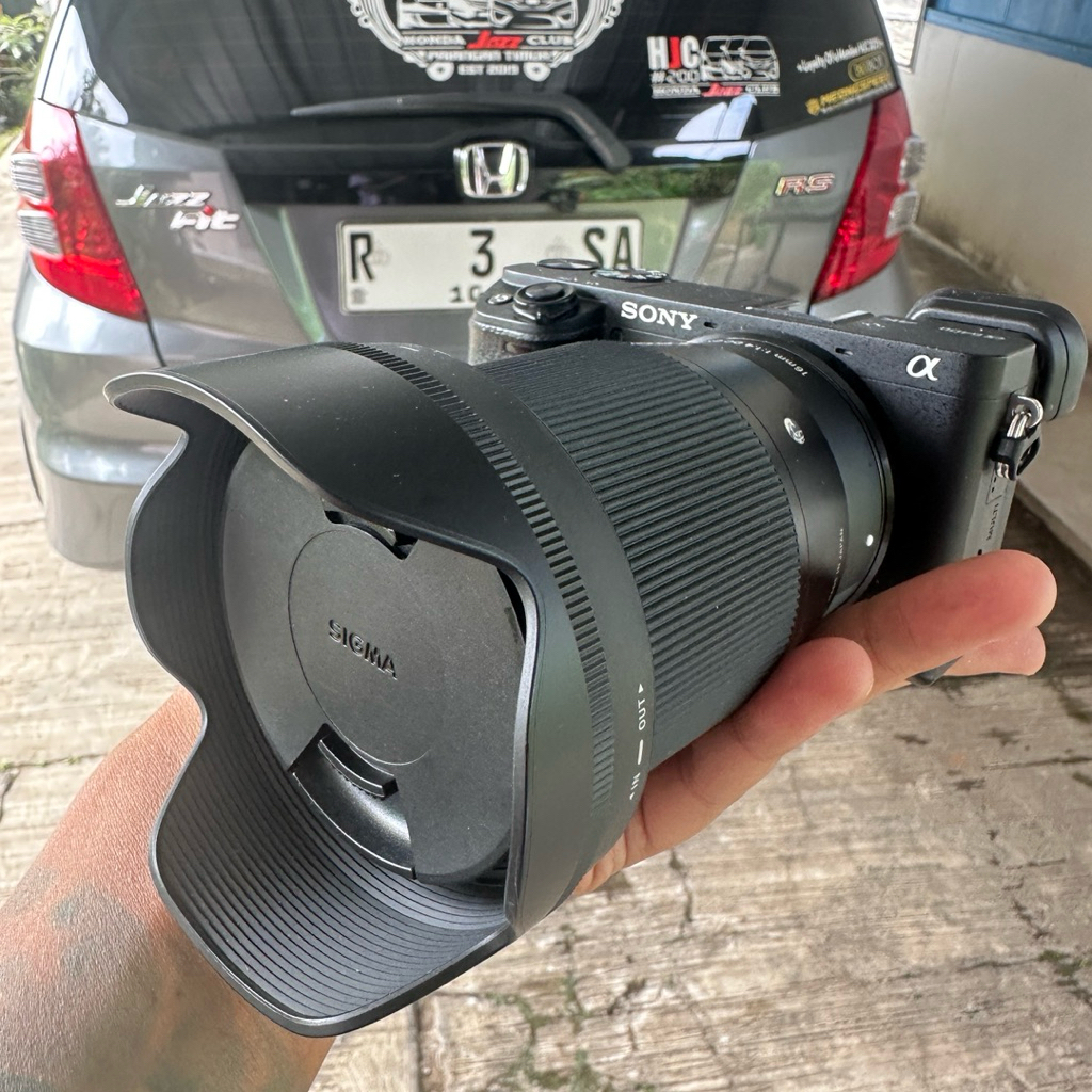 Jual Sony A6400 + Lensa Sigma 16mm F1.4 | Kondisi Like New | Fullset ...