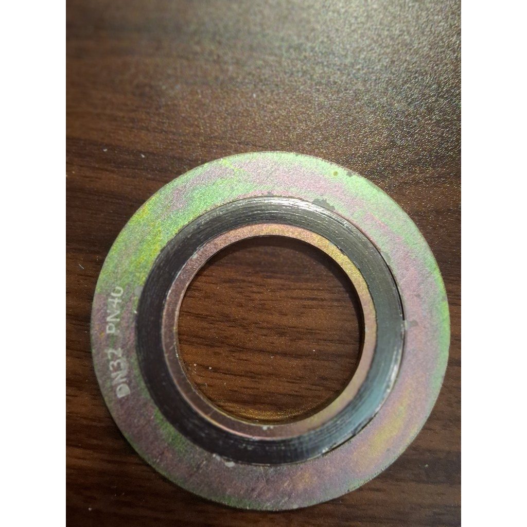 Jual Spiral Wound Gasket DN32 PN40 Hoop SS304 Iner Outer ring Carbon ...