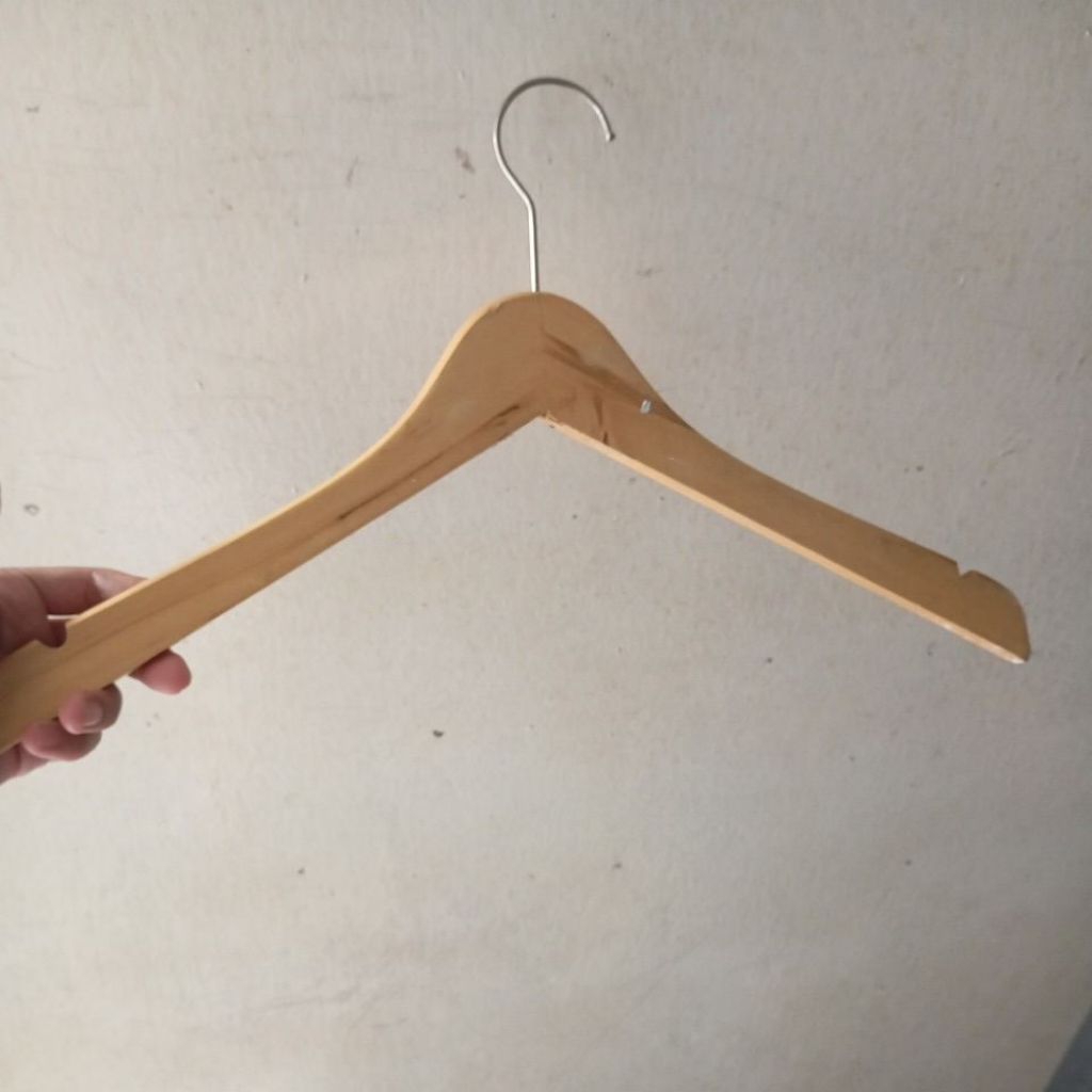 Jual hanger kayu isi 10 | Shopee Indonesia