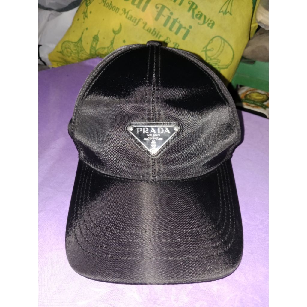 Jual Topi pria Hitam Logo Besi Prata / Pradaa Logo emboss | Shopee ...