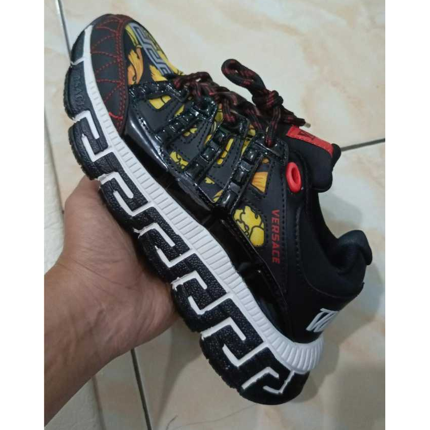 Jual Sepatu Sneakers Versace Trigreca Black Gold Hitam Emas Murah ...