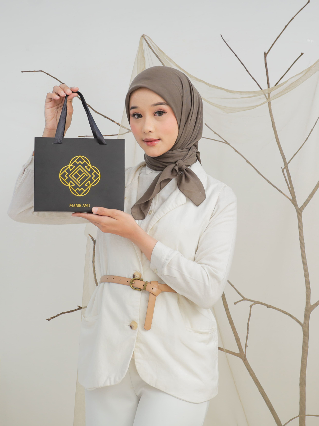 Jual Manik Ayu - Ethereal Stitches - Urban Grey - Hijab/Jilbab Segi ...