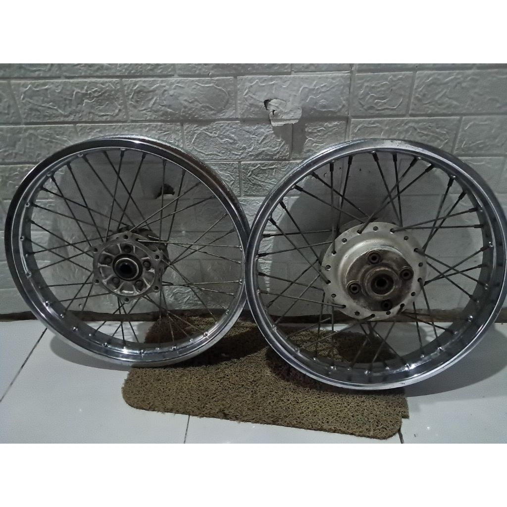 Jual Velg Tiger gl pro Megapro jari kaleng original copotan standar ...