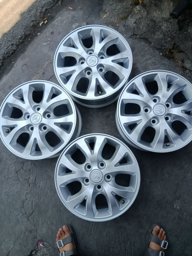 Jual Velg Mobil OEM Toyota Kijang Innova Tipe V R15 Pcd 5x114 | Shopee ...