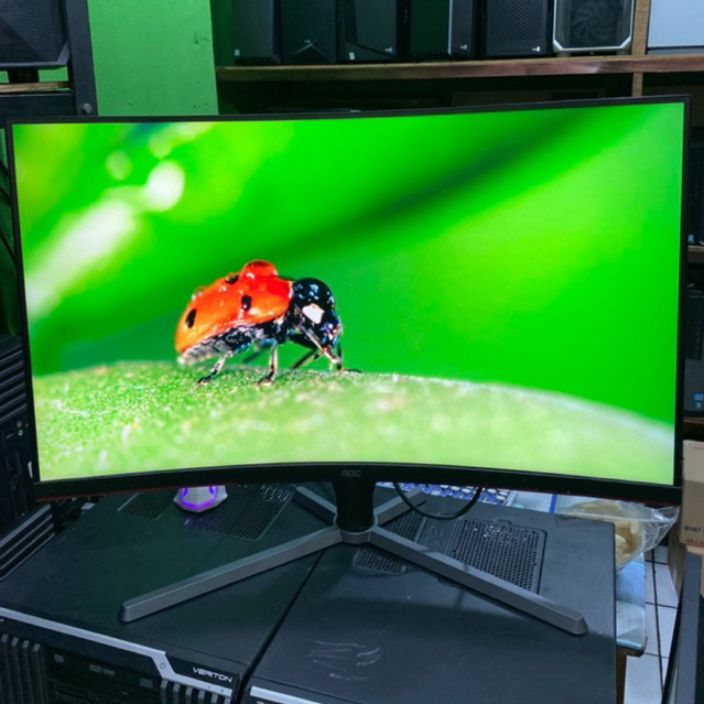 Jual MONITOR GAMING CURVED AOC 32 INCH | Shopee Indonesia