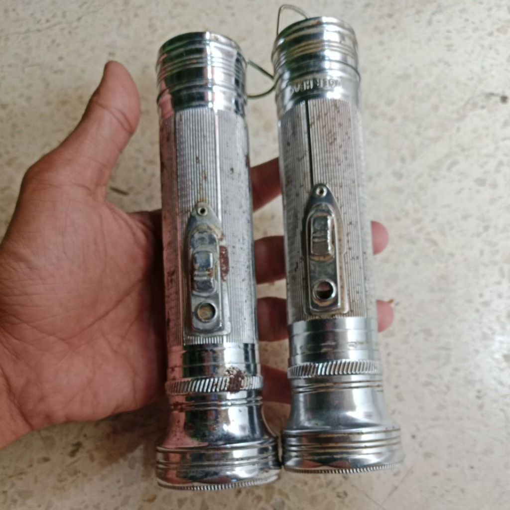 Jual Display lampu Senter jadul vintage pajangan era 80/90 cafe ...