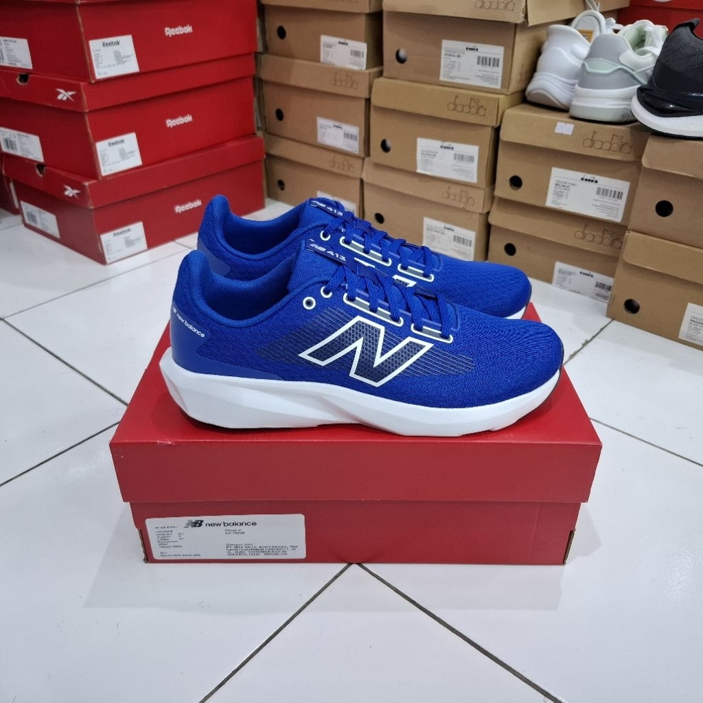 Jual New Balance M413LP3 Running Course Original | Shopee Indonesia