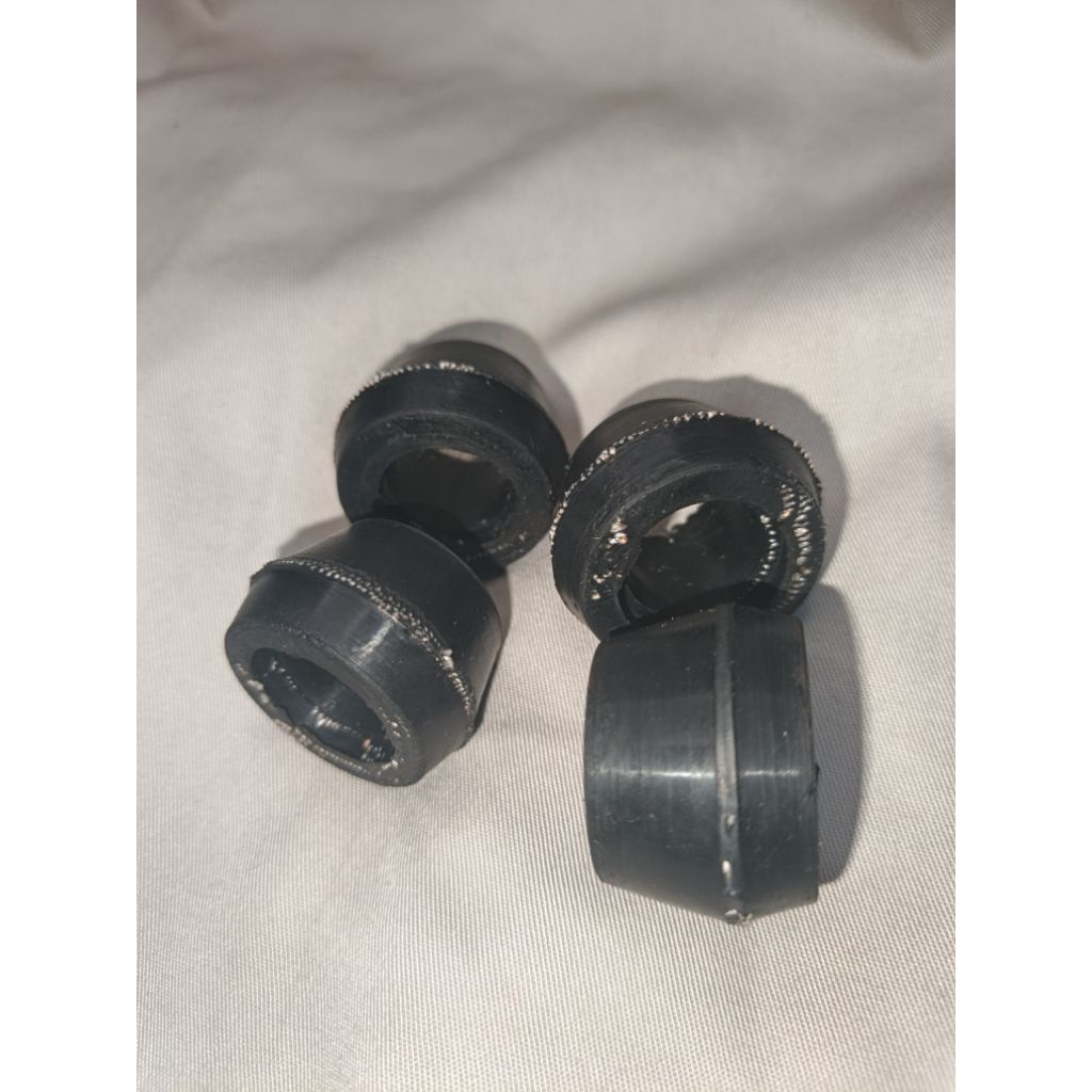 Jual karet shokbreaker hilux, inova bagian bawah full serat | Shopee ...