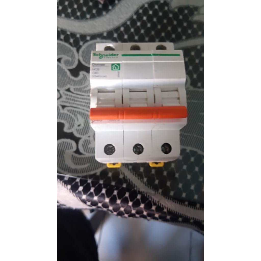 Jual MCB DOMAE TIPE BARU 3PASE ORIGINAL | Shopee Indonesia