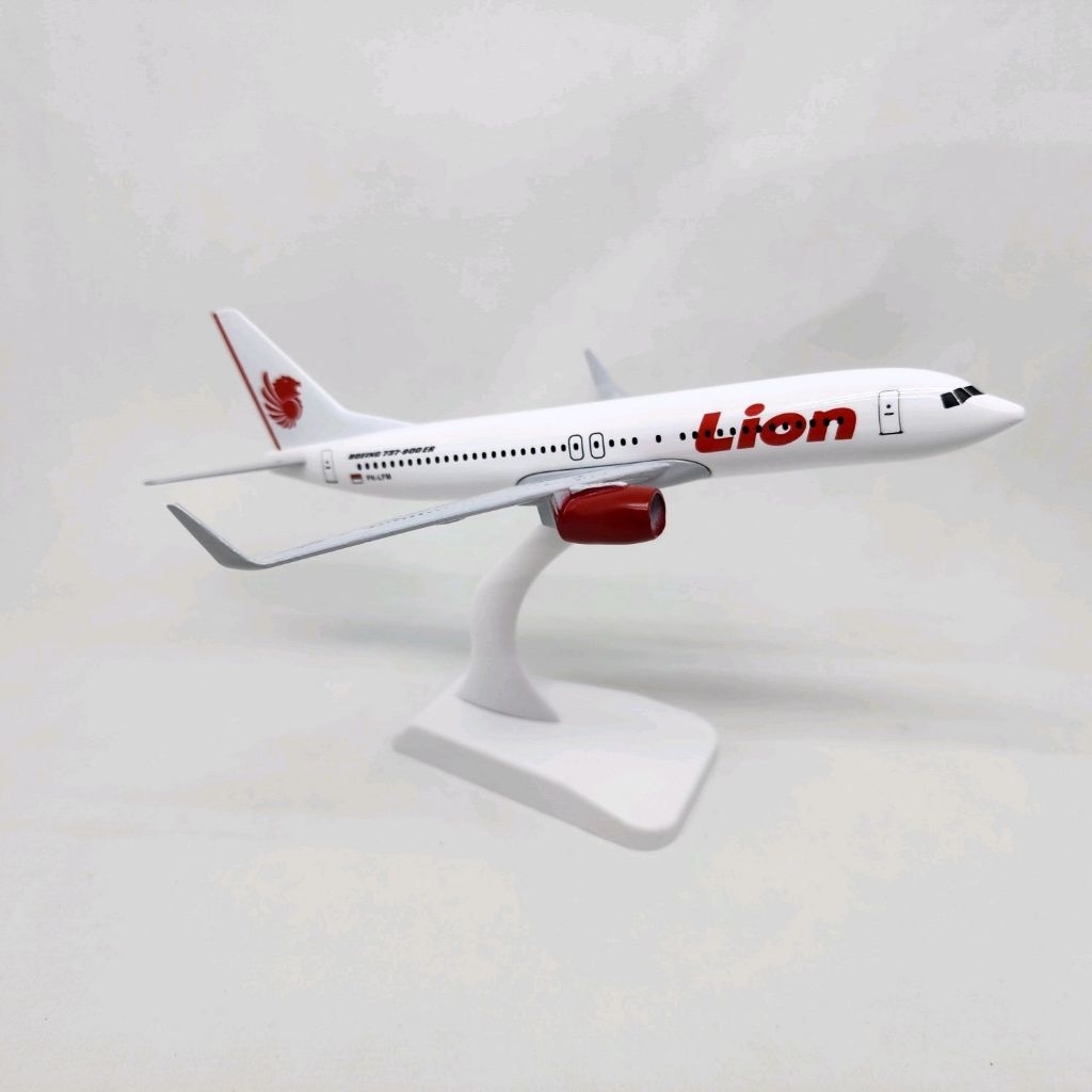Jual Diecast Pesawat Boeing 737 Lion Air 99% Metal Aircraft Model ...