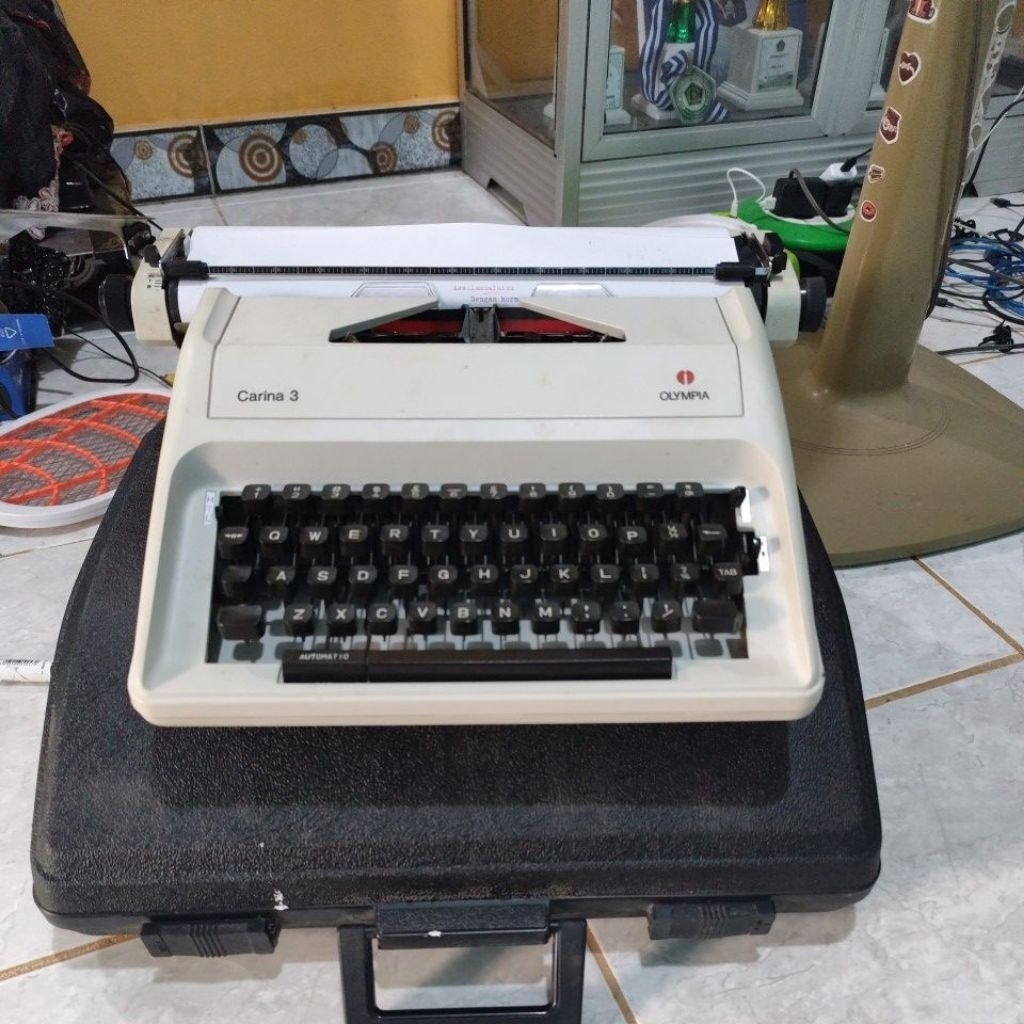 Jual Mesin Ketik Antik Jadul Vintage Antik Mempesona Berbagai Merek ...