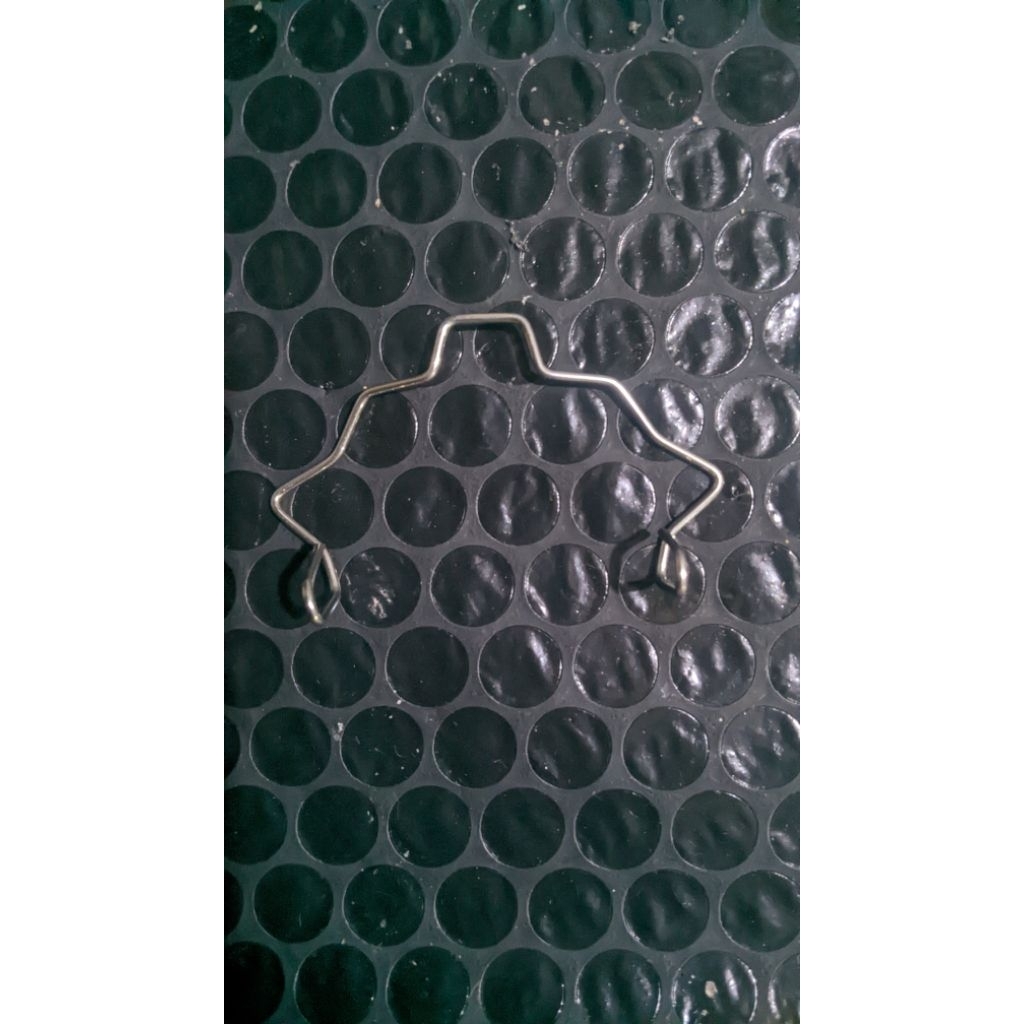 Jual klip kawat penahan lampu H4 + baut kawat lampu depan mobil ...