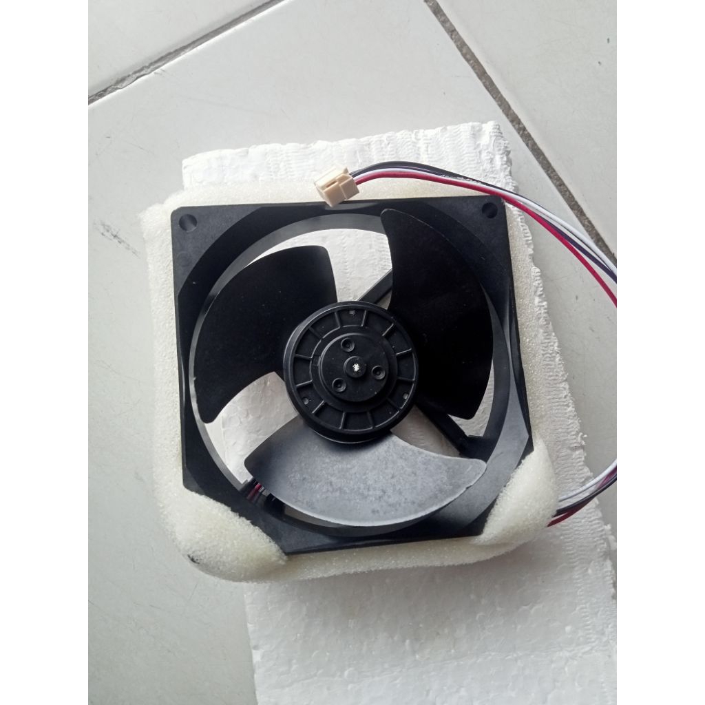 Jual FAN DC 12V FAN KULKAS TOSHIBA INVERTER 0,12A UKURAN 9X9 CM ...