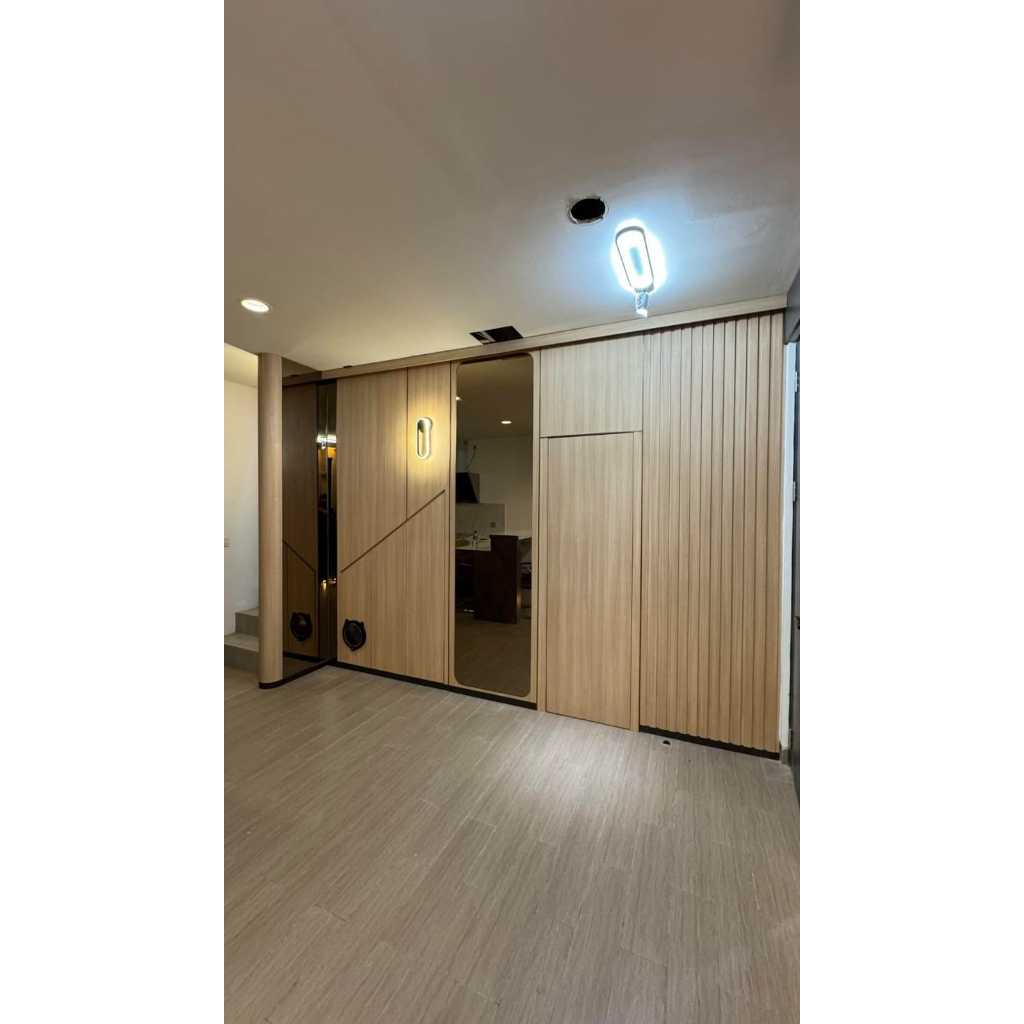 Jual Backdrop Lemari Pintu Kamuflase Empat Kaki Interior | Shopee Indonesia