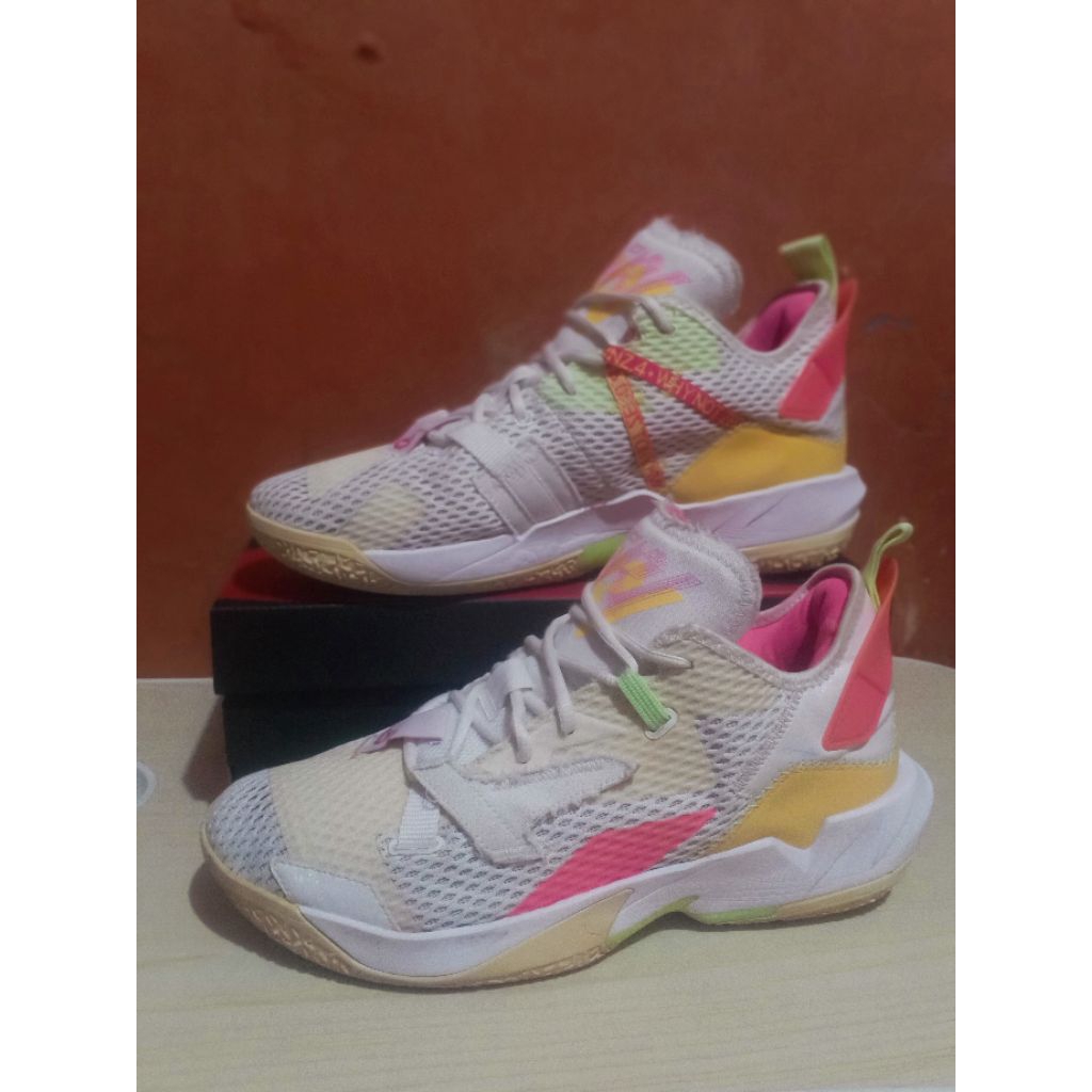 Jual sepatu basket second size 43 | Shopee Indonesia