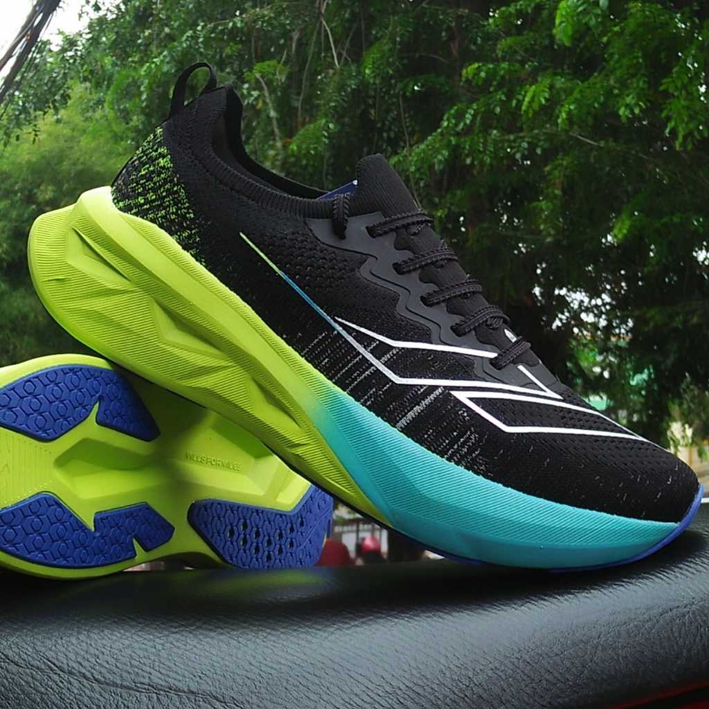 Jual Sepatu Running Mills Enerstrike Fly M2 Black Silver Neon | Shopee ...