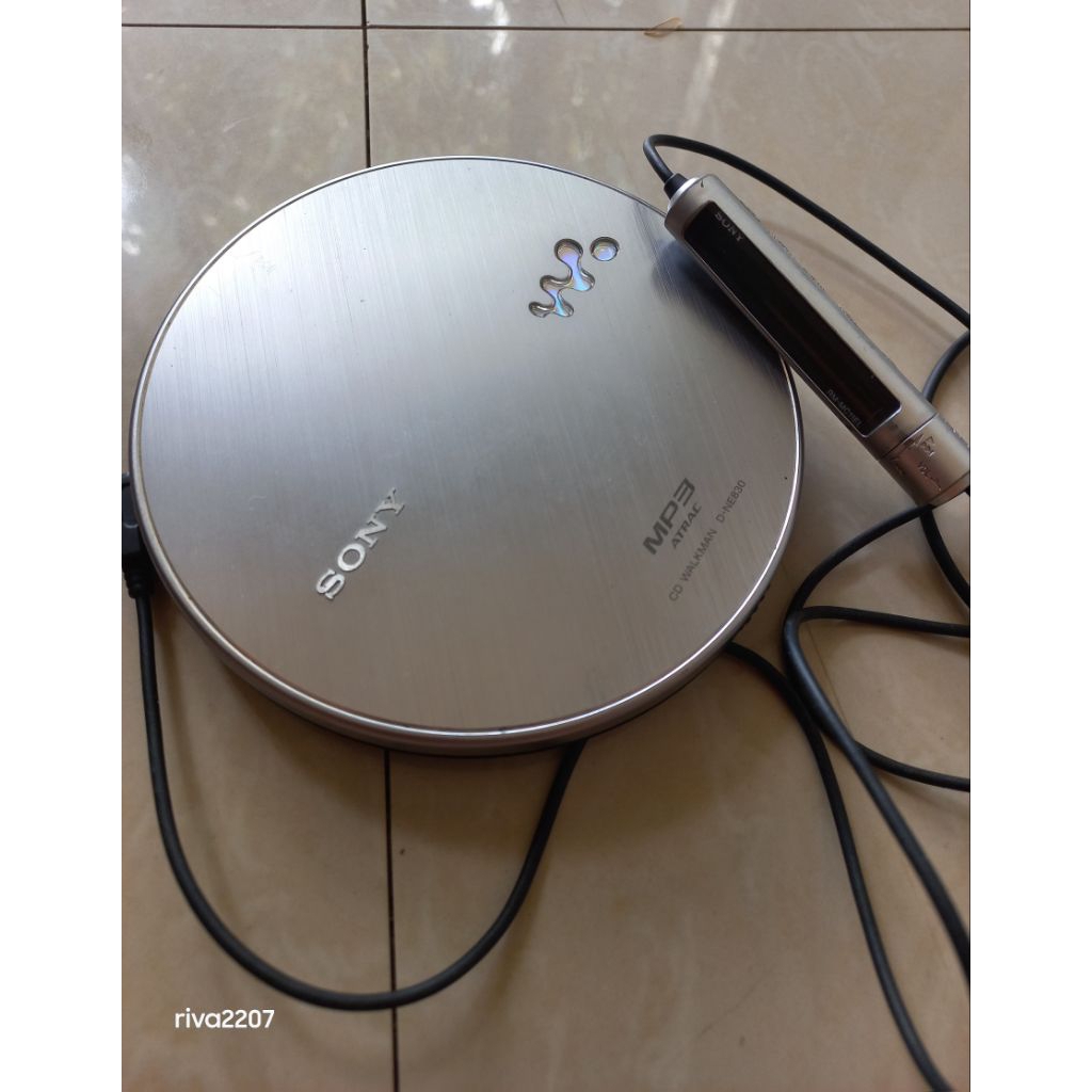 Jual discman sony D - NE830 - SONY WALKMAN + REMOT + KABEL USB KE ...