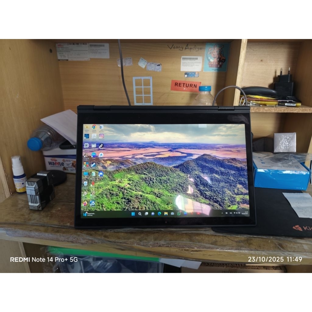 Jual Lenovo thinkpad x1 yoga 3rd gen 8 core i7-8650U 16/512 | Shopee ...