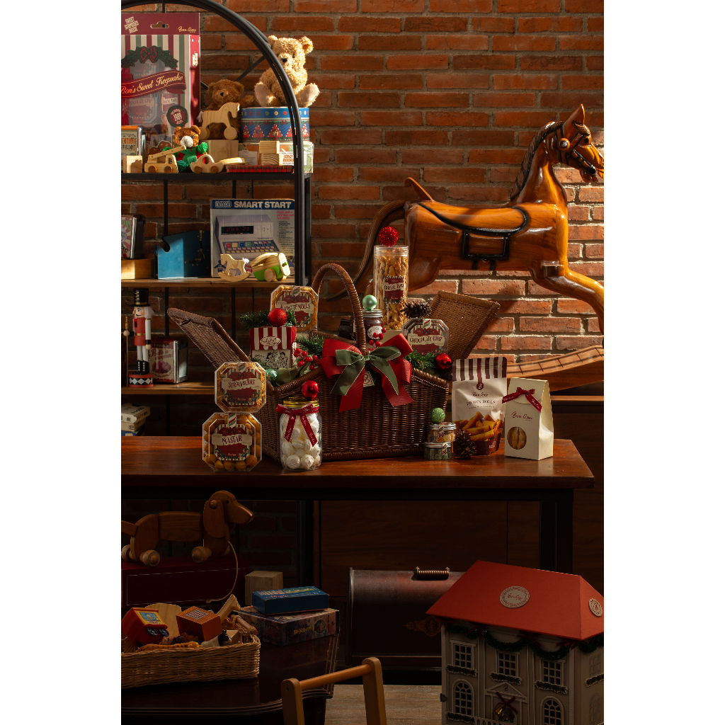 Jual COOKIES & MEMORIES - Hampers Natal Bon Ami Bakery | Shopee Indonesia