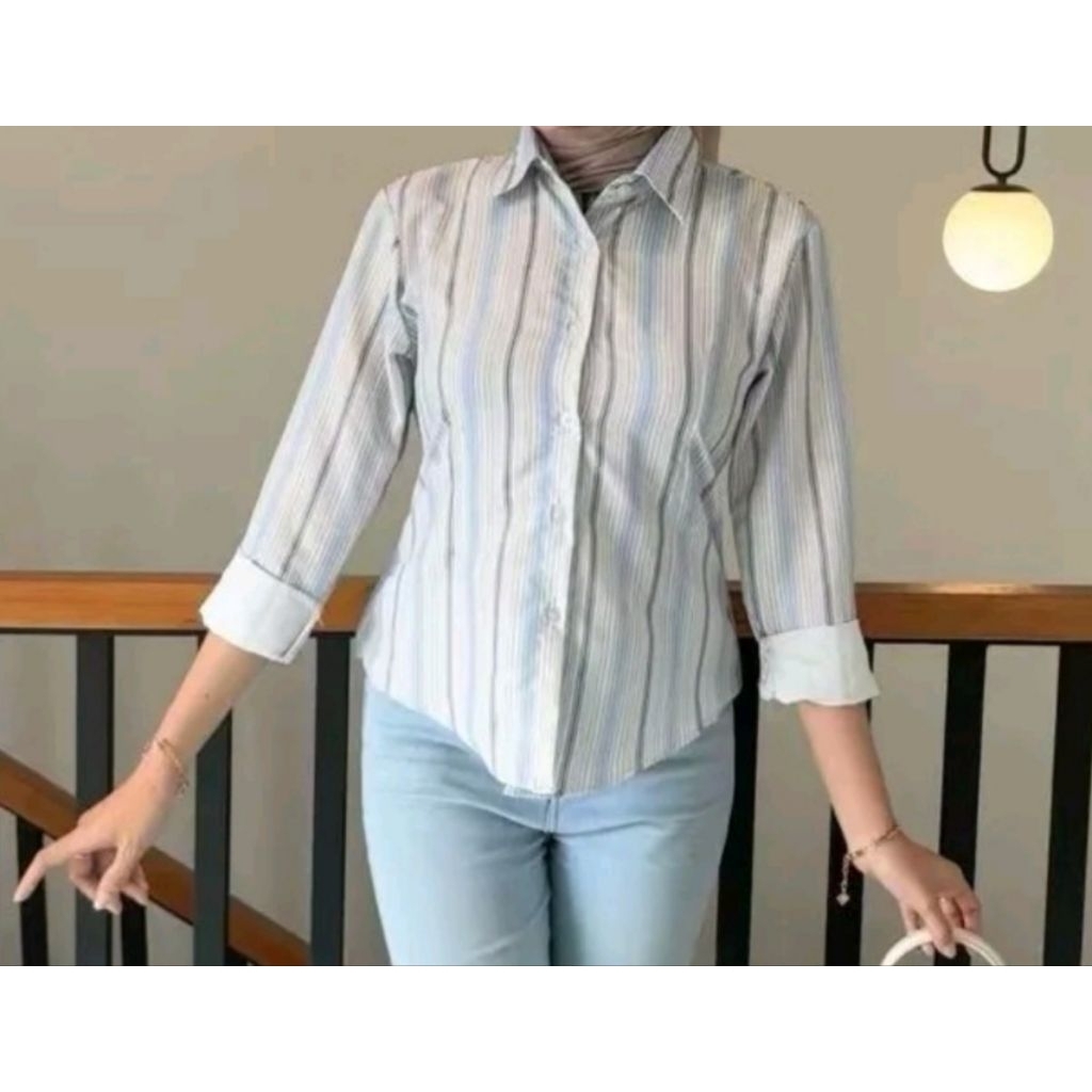 Jual Kemeja Wispie Money Magnet Fitted Shirt | Kemeja Kerja Wanita ...