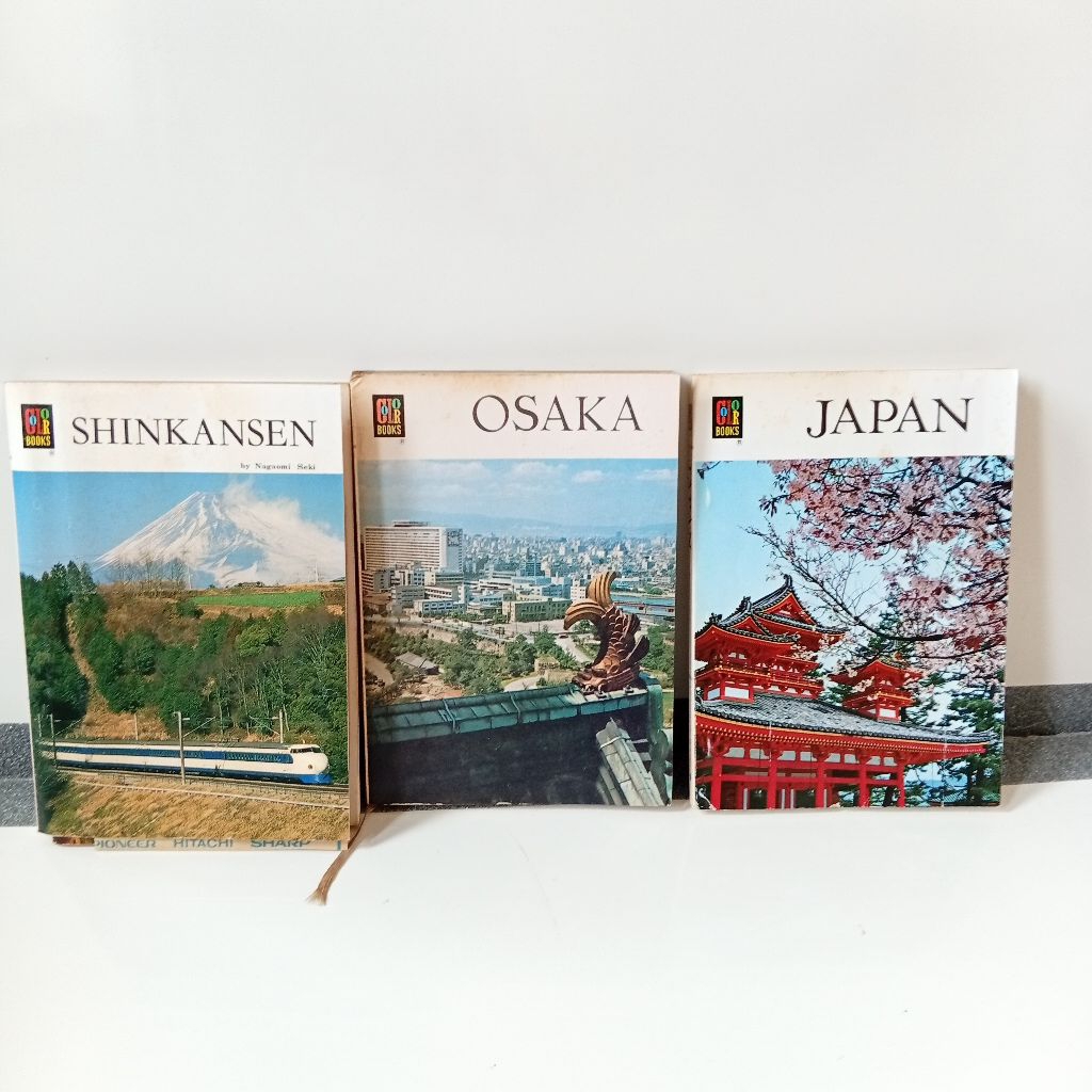 Jual Satu paket buku travell Japan Osaka shinkansen color books ...